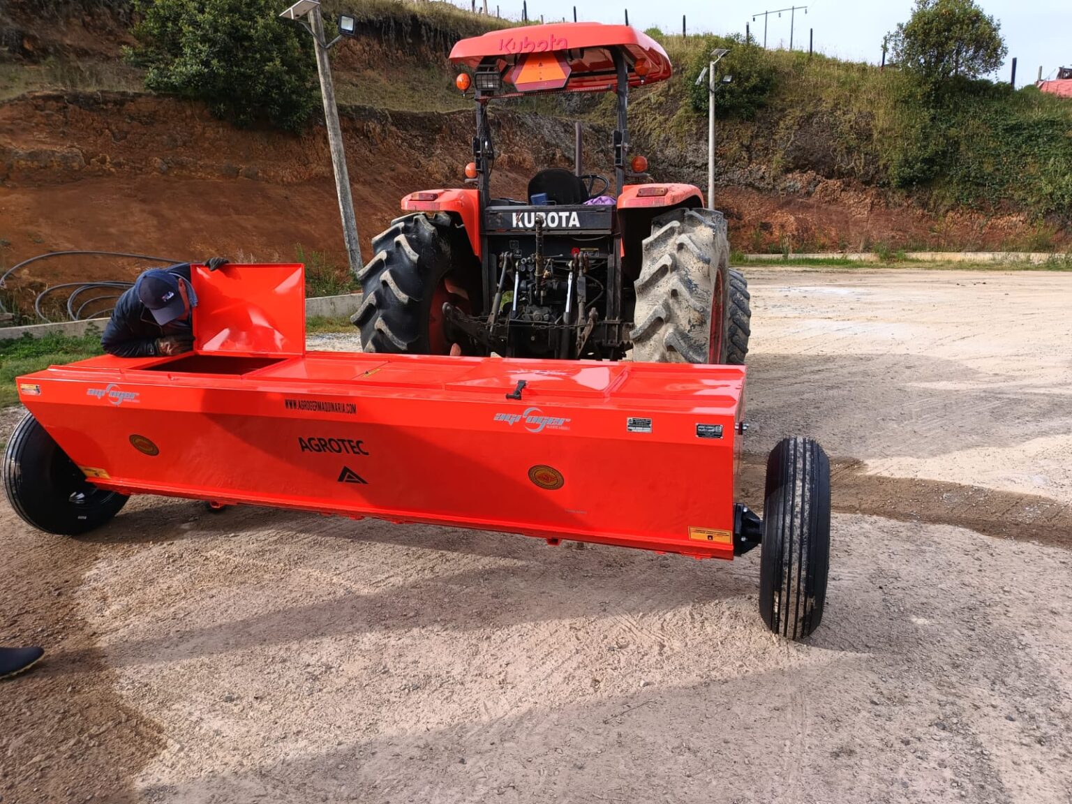 IMPLEMENTOS PARA TRACTOR – Agroger Maquinaria Agrícola